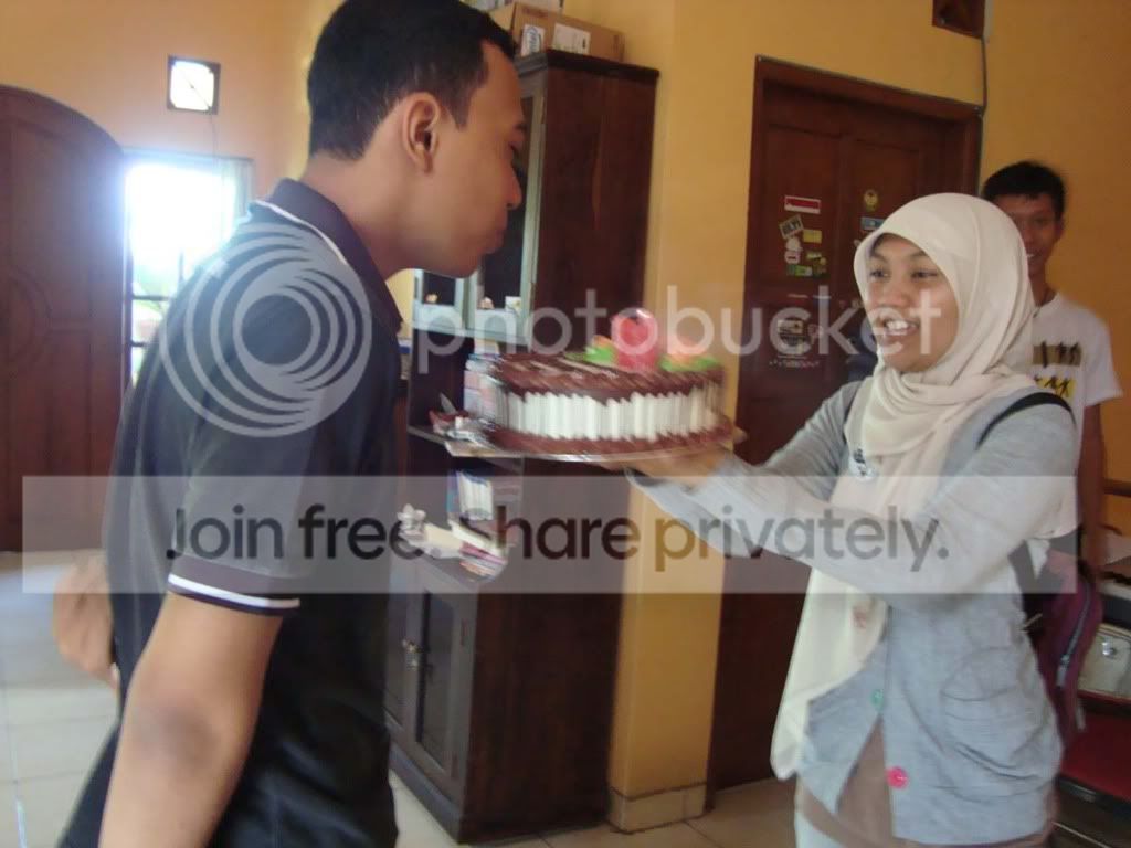 get surprised – Putu Story
